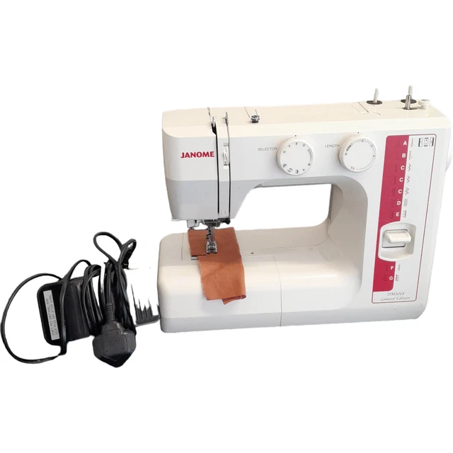 JANOME SIMPLICITY SEWING Machine Dm1018 With Pedal - Working EUR 58,46 ...