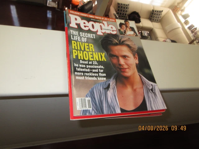 PEOPLE WEEKLY MAGAZINE, Nov 15, 1993, The Secret Life Of River Phoenix ...