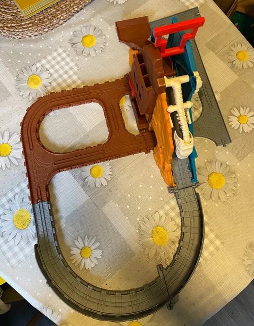 THOMAS THE TANK Engine And Friends Take N Play Roaring Dino Run £0.99 ...