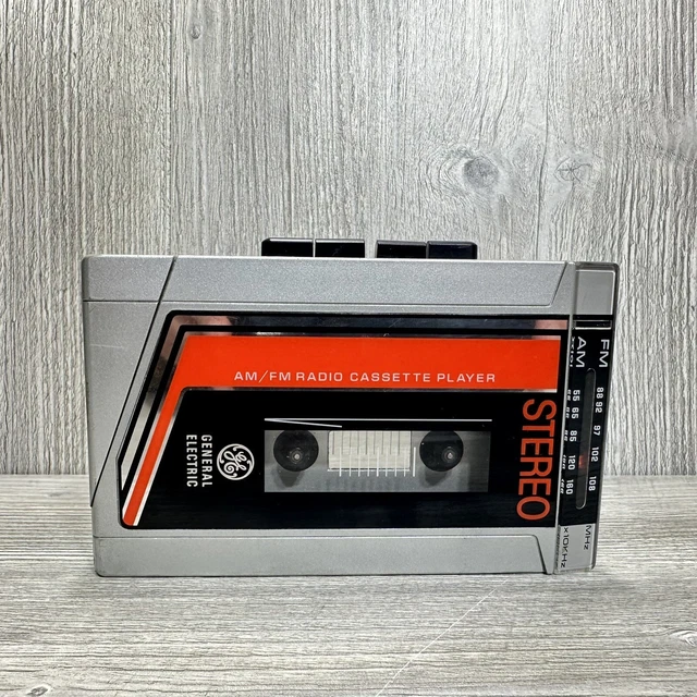 VINTAGE GE GENERAL Electric AM/FM Radio Cassette Player Walkman 3-5434A ...