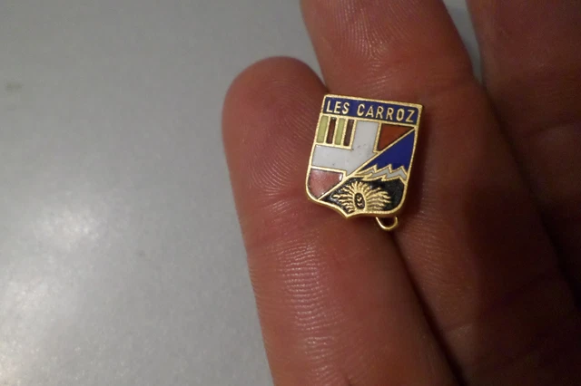 INSIGNE ANCIENNE BADGE broche LES CARROZ d'araches Ecusson blason (Haute Savoie EUR 9,90 ...