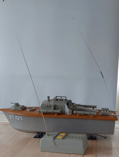 VINTAGE RADIO CONTROLLED PT 109 Torpedo Boat Model 7723 Please Read ...