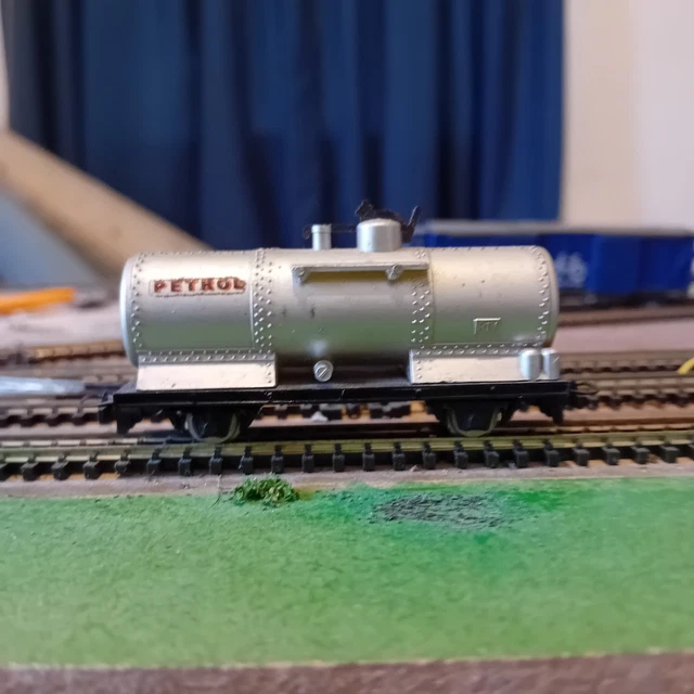 EGGER-BAHN HOE/ 009 Gauge Petrol Tanker - Silver £17.22 - PicClick UK