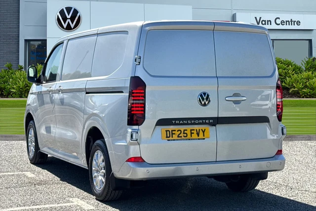 2025 VOLKSWAGEN TRANSPORTER 2.0 TDI 110 Commerce Pro Van PANEL VAN ...