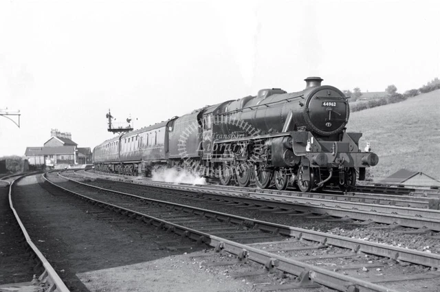 PHOTO BRITISH Railways Steam Locomotive Class 5MT 44962 at Pontefract £ ...