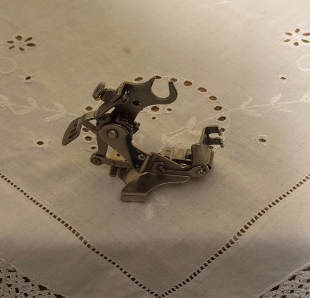 GENUINE SINGER SEWING Machine Attachment Foot Pleater Ruffler Sinmanco ...