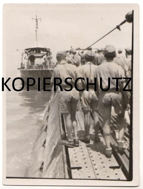 U-BOOT-KRIEG FOTO U 861 Kommandant Jürgen Oesten Boot Läuft In Stützt ...