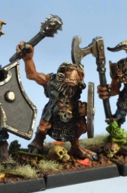 WARHAMMER CHAOS BEASTMEN Pestigor avec masse : Realm of Chaos Nurgle ...