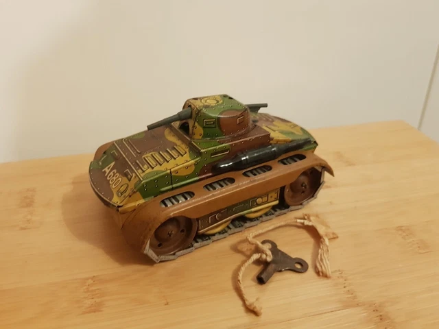 VINTAGE ARNOLD A680 Army Military Tank Clockwork windup Tin toy.Germany ...