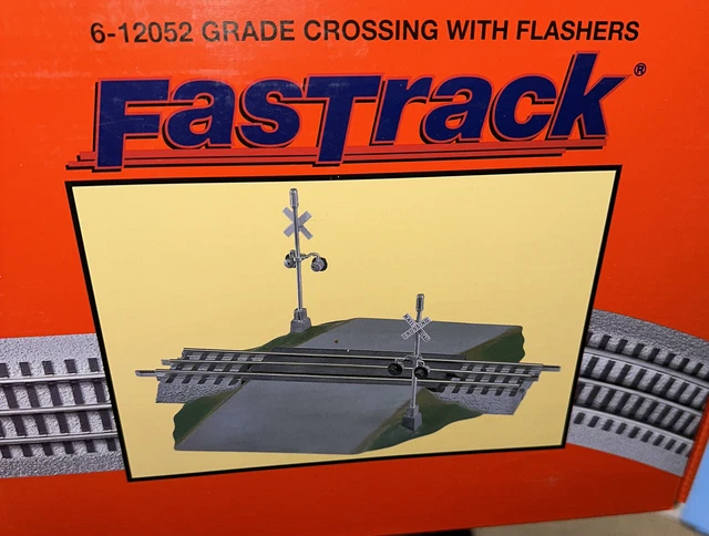 LIONEL 6-12052 FASTRACK GRADE CROSSING w/FLASHERS 3 rail NEW $109.00 ...