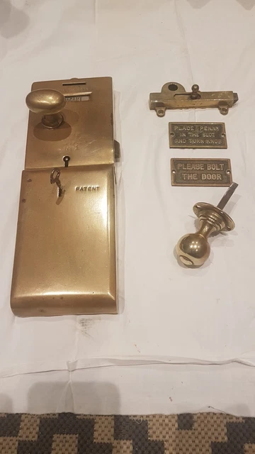 ANTIQUE BRASS PENNY Slot Toilet door lock. ETAS No.1 £264.00 - PicClick UK