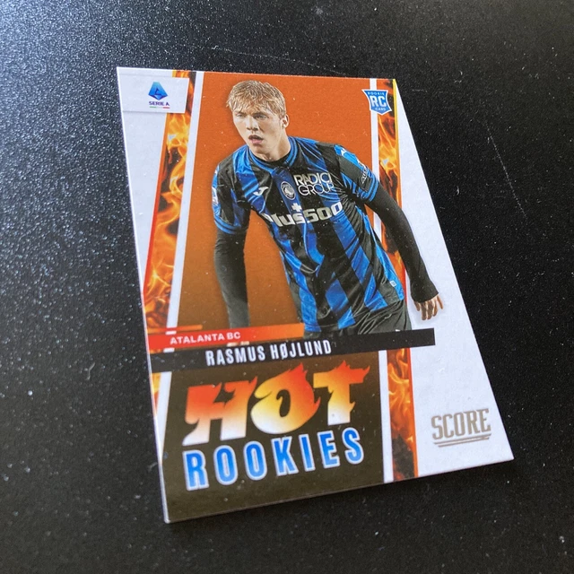 PANINI SCORE SERIE A 2022/23 RASMUS HOJLUND No. 6 HOT ROOKIE CARD EUR 6 ...