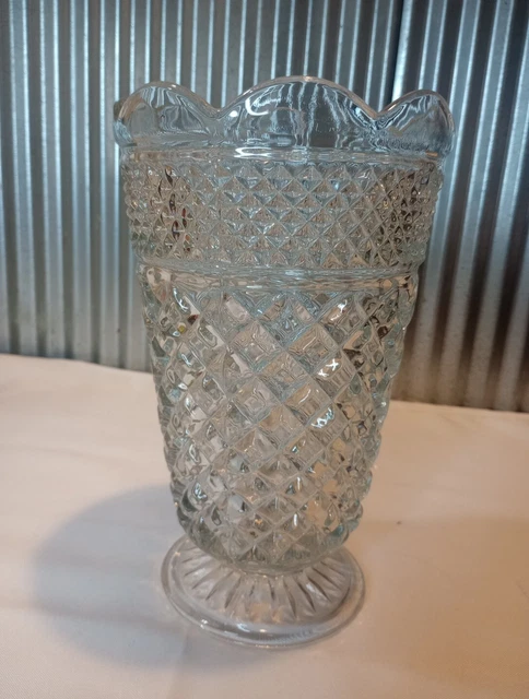 VINTAGE ANCHOR HOCKING Wexford Clear Glass Footed Vase Scalloped Rim 10 ...