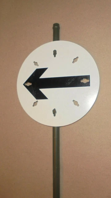 BRITISH ARMY ROUTE arrow marker sign, TAC sign route marker. Post ...