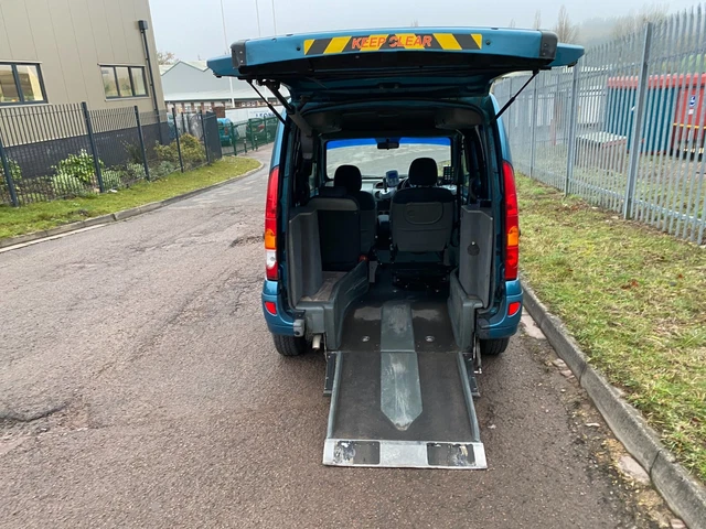 RENAULT KANGOO AUTOMATIC WHEELCHAIR ACCESSIBLE mobility disabled ramp £ ...
