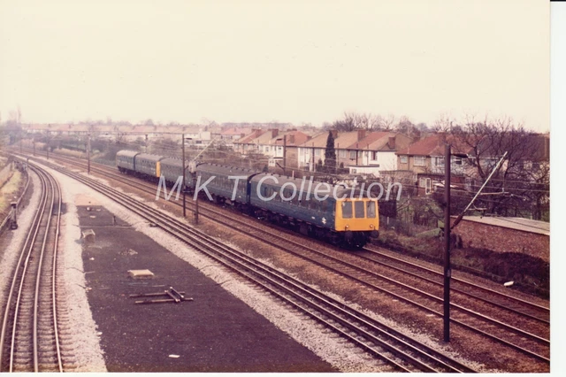 RAILWAY PHOTO DMU 53867 59372 53920 53369 54133 @ Elm Park 3/2/85 spec ...