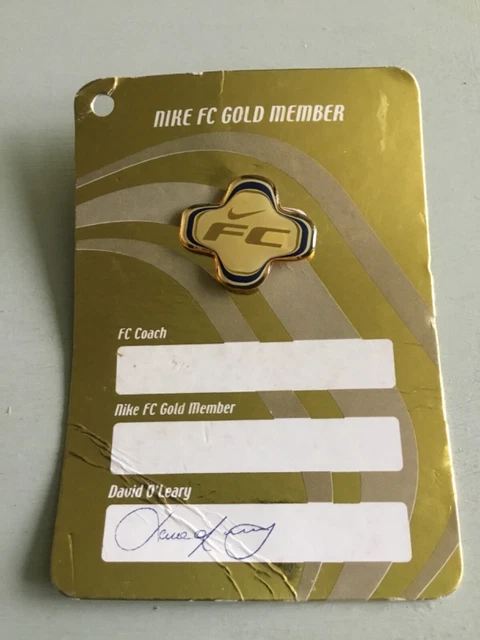 LEEDS UNITED NIKE FC skills gold member badge & card - David O’Leary ...