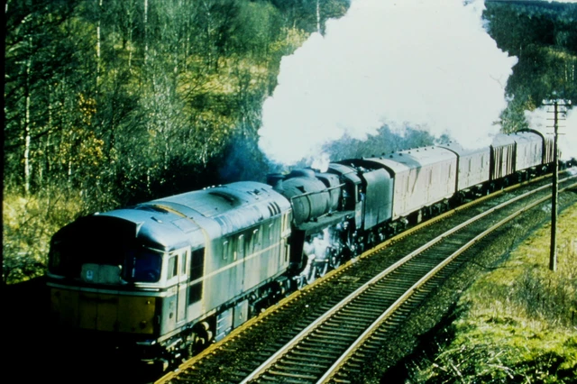 RAILWAY SLIDE COLOUR Rail DE389 Class 26 BR Green on parcels service £2 ...