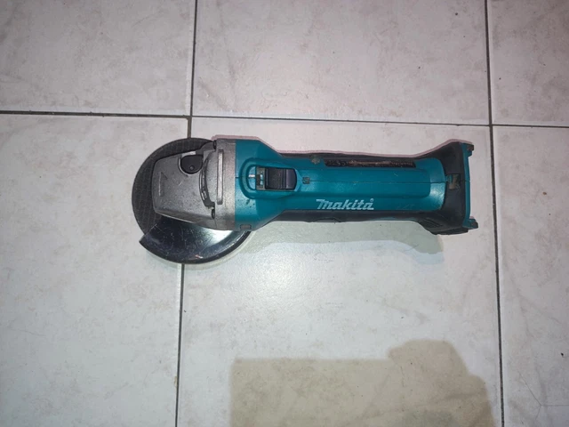 MAKITA DGA452 18V Li-ion Lxt 115mm Blade Angle Grinder. Body Only £54. ...