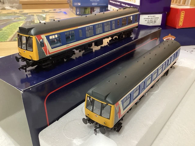 BACHMANN 32-901. CLASS 108 DMU OO Gauge. Network Southeast Livery. £100 ...