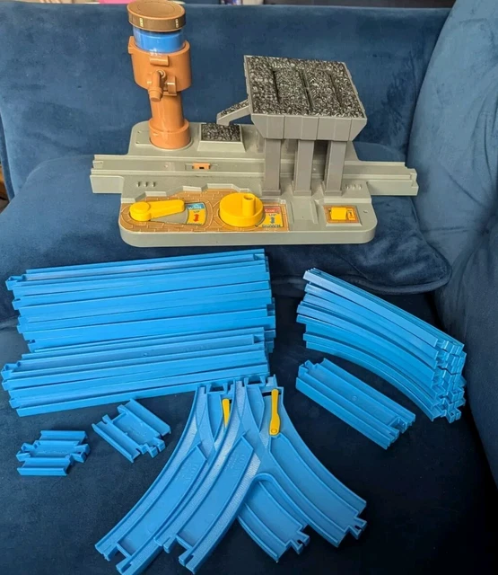 VINTAGE TRACKMASTER THOMAS The Tank Engine TOMY Track And A Coal Water ...