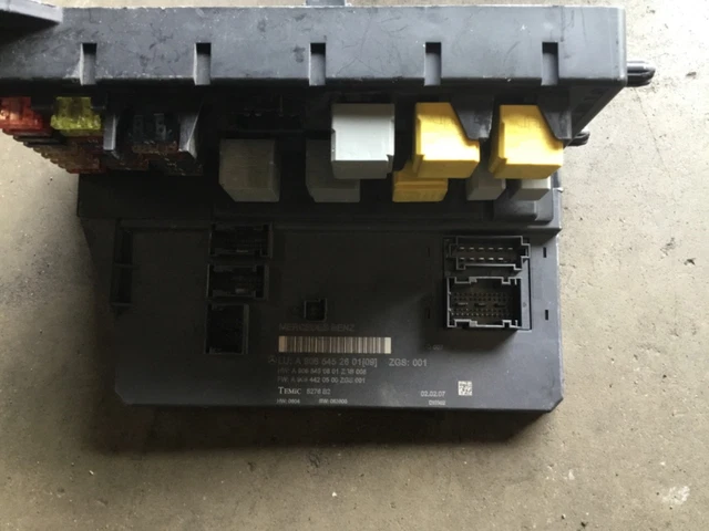 GENUINE MERCEDES SPRINTER 06-13-W906 / Sam Ecu Fuse Box Module ...