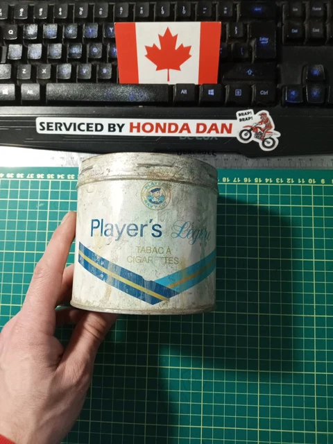 VINTAGE PLAYERS LIGHT Tobacco Tin Cigarette Paint Is Rough No Holes $14 ...