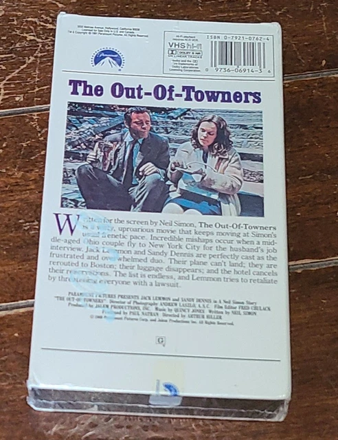 THE OUT-OF-TOWNERS (VHS, 1992, Paramount) Jack Lemmon/Sandy Dennis/John ...