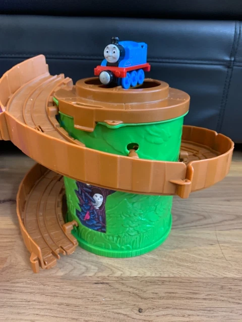 THOMAS & FRIENDS Brown Spiral Green Tower Track With Thomas £8.00 ...