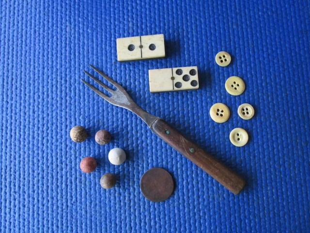 ANTIQUE CIVIL WAR Era Soldier's Camp Items; Fork, Dominoes, Marbles ...