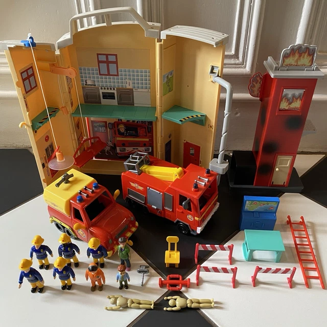 FIREMAN SAM BIG Bundle - Fire Station, Engine, Figures, Accessories £35 ...