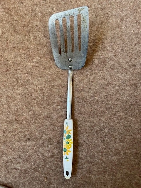 VINTAGE RETRO SKYLINE Patternened Spatula/ Fish Slice Kitchen Utensil £ ...