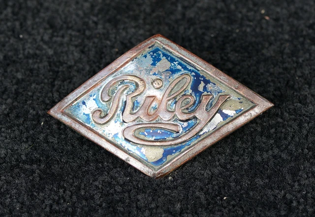 ORIGINAL RILEY CAR Badge £15.00 - PicClick UK