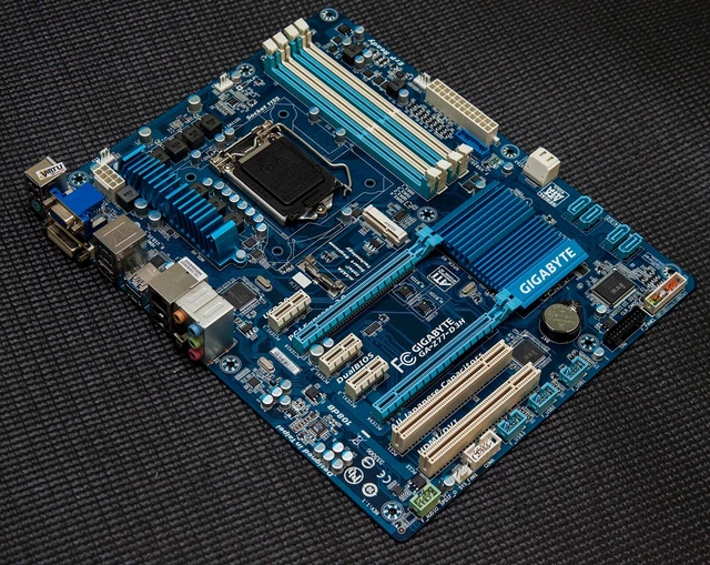 GIGABYTE Z77-D3H INTEL LGA1155 ATX Motherboard DDR3 Z77 *TESTED ...