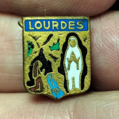 INSIGNE, ÉCUSSON. BROCHE. Blason. Pin's Touristique Émaillée. " Lourdes " EUR 4,50 - PicClick FR