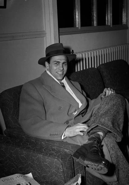 HOWARD KEEL AMERICAN actor of stage and screen at London Airport Old ...