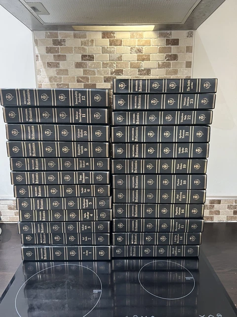 ENCYCLOPEDIA BRITANNICA 1973 Complete Set 1768 24 Volumes £187.88 ...