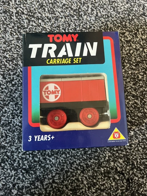VINTAGE TOMY THOMAS The Tank Engine train Carriage Set Wagon Boxed £8. ...