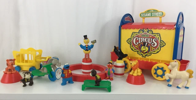 SESAME STREET CIRCUS Playset - Trailer with Figures, Cbeebies ...