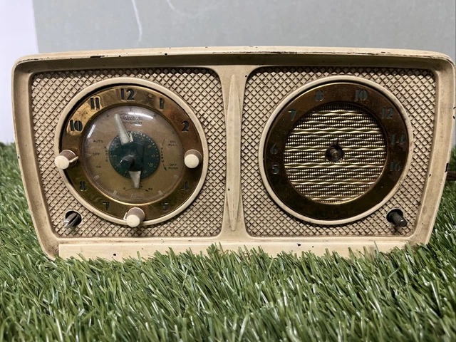 VINTAGE SEARS SILVERTONE Clock Tube Radio Model No. 2025 NO TEST/PARTS ...