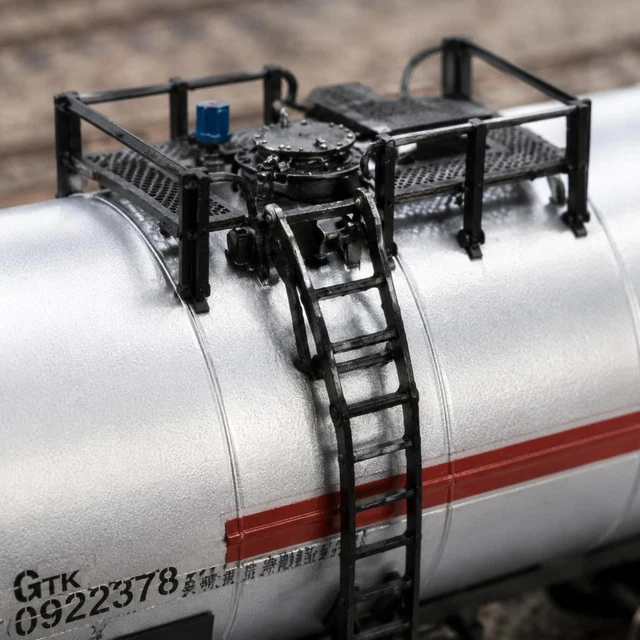 MODEL TANKER CAR Cylindrical Railroad Car Scale Train Tanker Red Stripe ...