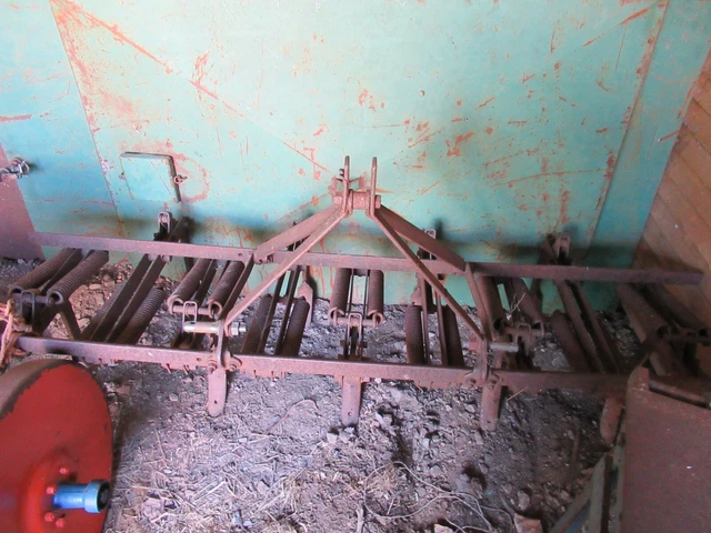 MASSEY FERGUSON TRACTOR 9 tine spring tine cultivator not harrows or ...