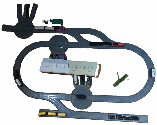 ERTL THOMAS THE Tank Engine TRIPLE TURNTABLE DOUBLE SHED Playtrack With ...