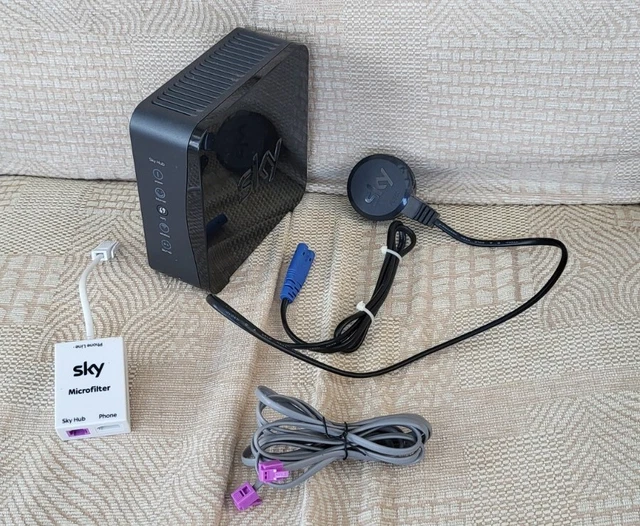 SKY HUB SR102 Wireless Internet Router With Cables & Power £14.99 ...