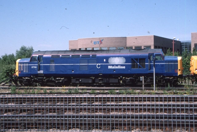 35MM SLIDE BRITISH Rail Br Diesel Class 37 - 37798 At Swindon 07/1996 £ ...