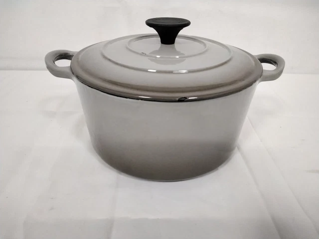 TWO TONE GREY Cast Iron Enamel Casserole Dish Stock Pot With Lid. 23cm ...