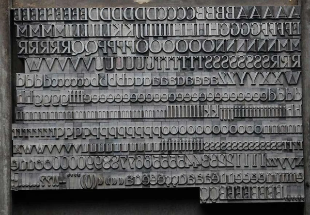 POLICE DE CARACTÈRES plomb lettres typographie imprimerie tampon objet ...