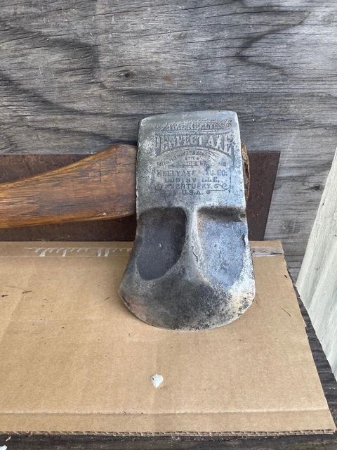 ANCIENNE HACHE PARFAITE Kelly en relief vintage. EUR 459,84 - PicClick FR