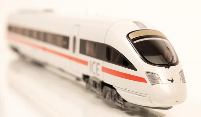 ROCO H0 72105 Dieseltriebzug ICE-TD BR 605 der DSB Epoche V/VI EUR 299 ...