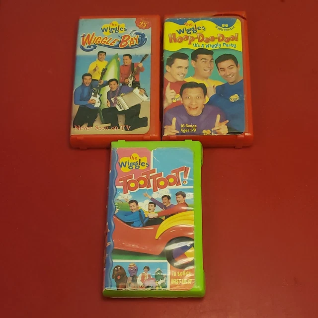 THE WIGGLES VHS LOT OF (3) HOOP-DEE-DOO , WIGGLE BAY , TOOT TOOT £11.41 ...